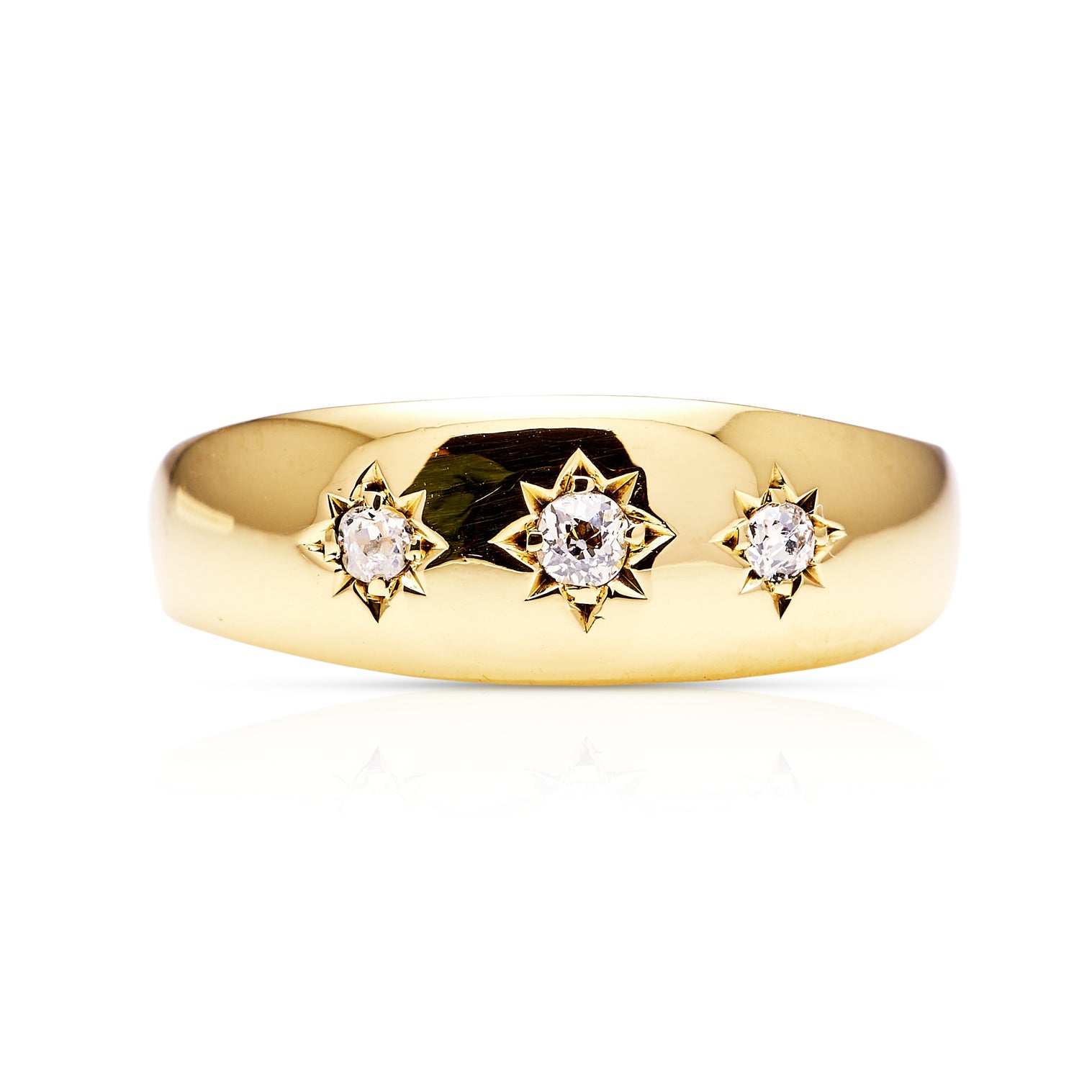 Antique, Victorian three-stone diamond gypsy ring, 18ct yellow gold ...